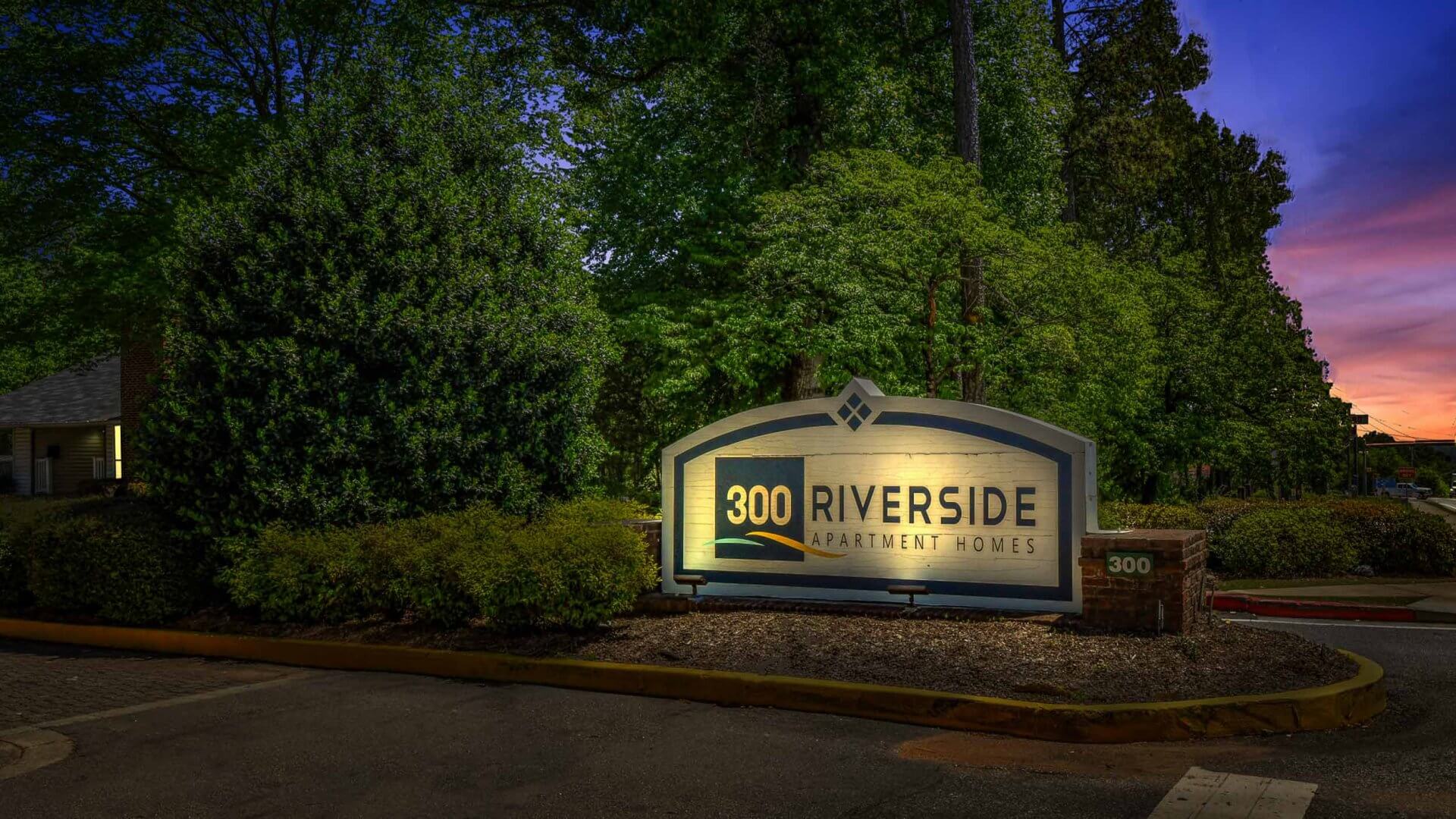 Riverside | 300 Riverside